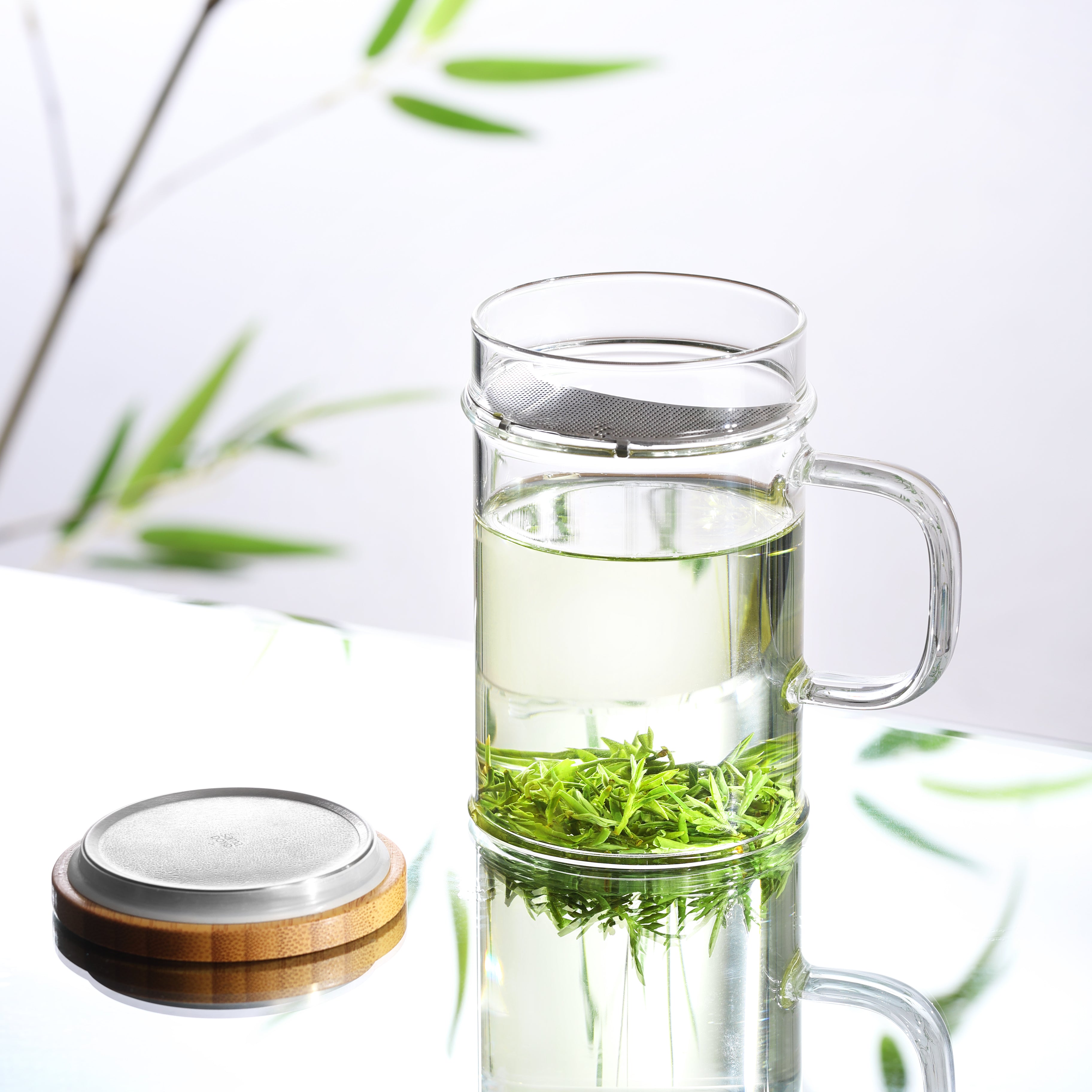 Bamboo-shaped Glass Tea Mug with Built-in Filter and Lid | Teasenz.eu